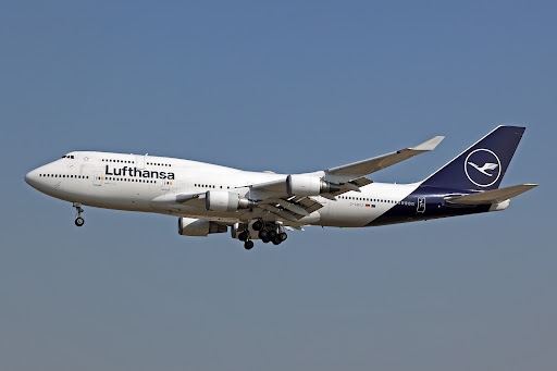 D-ABVZ - Boeing 747-430 - Lufthansa - Plane Finder